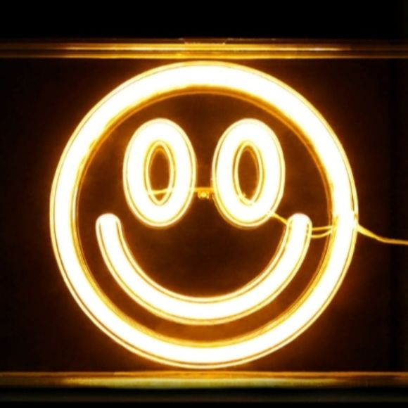 West & Arrow | Accents | West Arrow Acrylic Neon Led Smiley Face Box | Poshmark